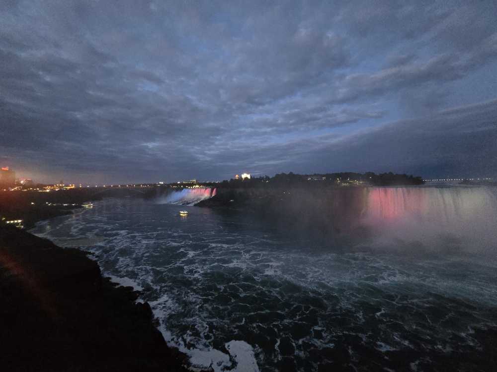 Niagara Falls Fireworks And Lightshow - US Niagara Falls